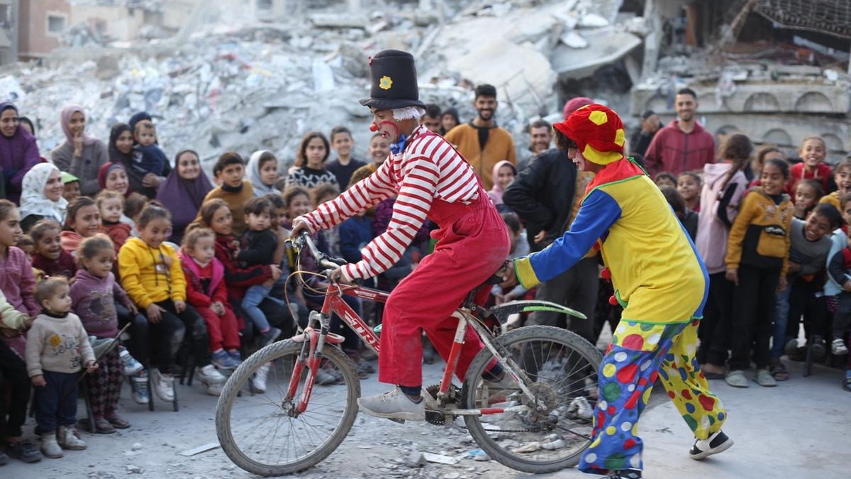 Meet the ragtag circus bringing laughter to Gaza’s children | Analyst News